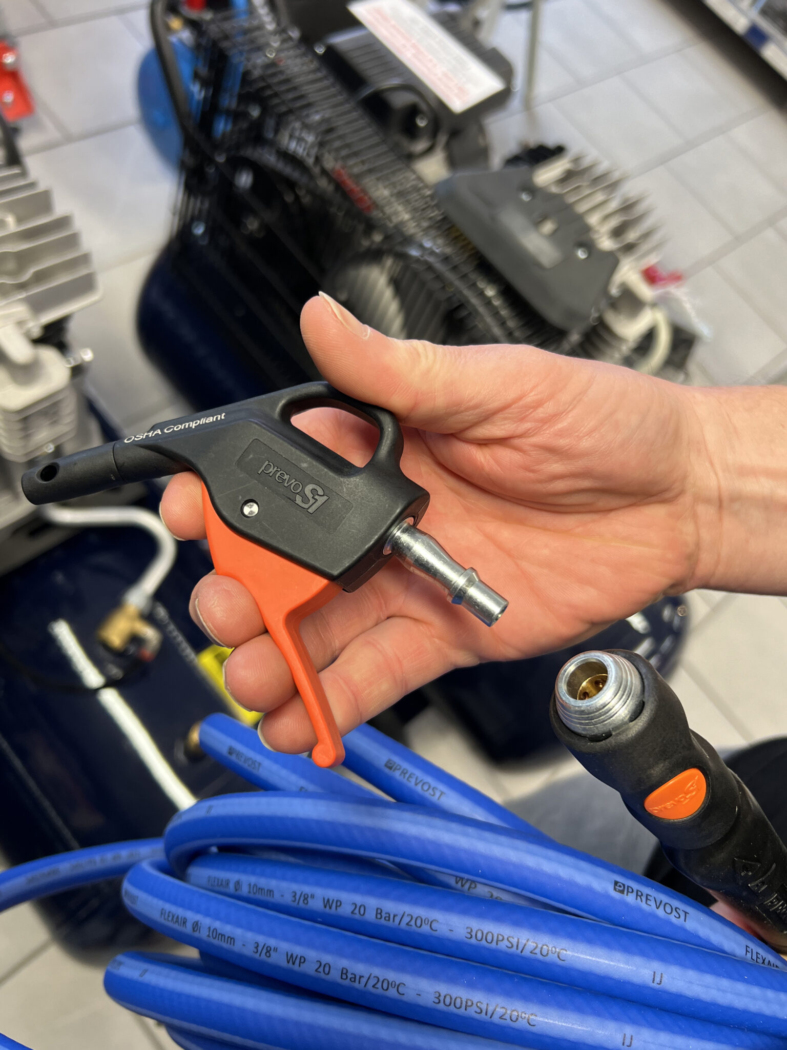 How to choose the correct air compressor for my spray gun?