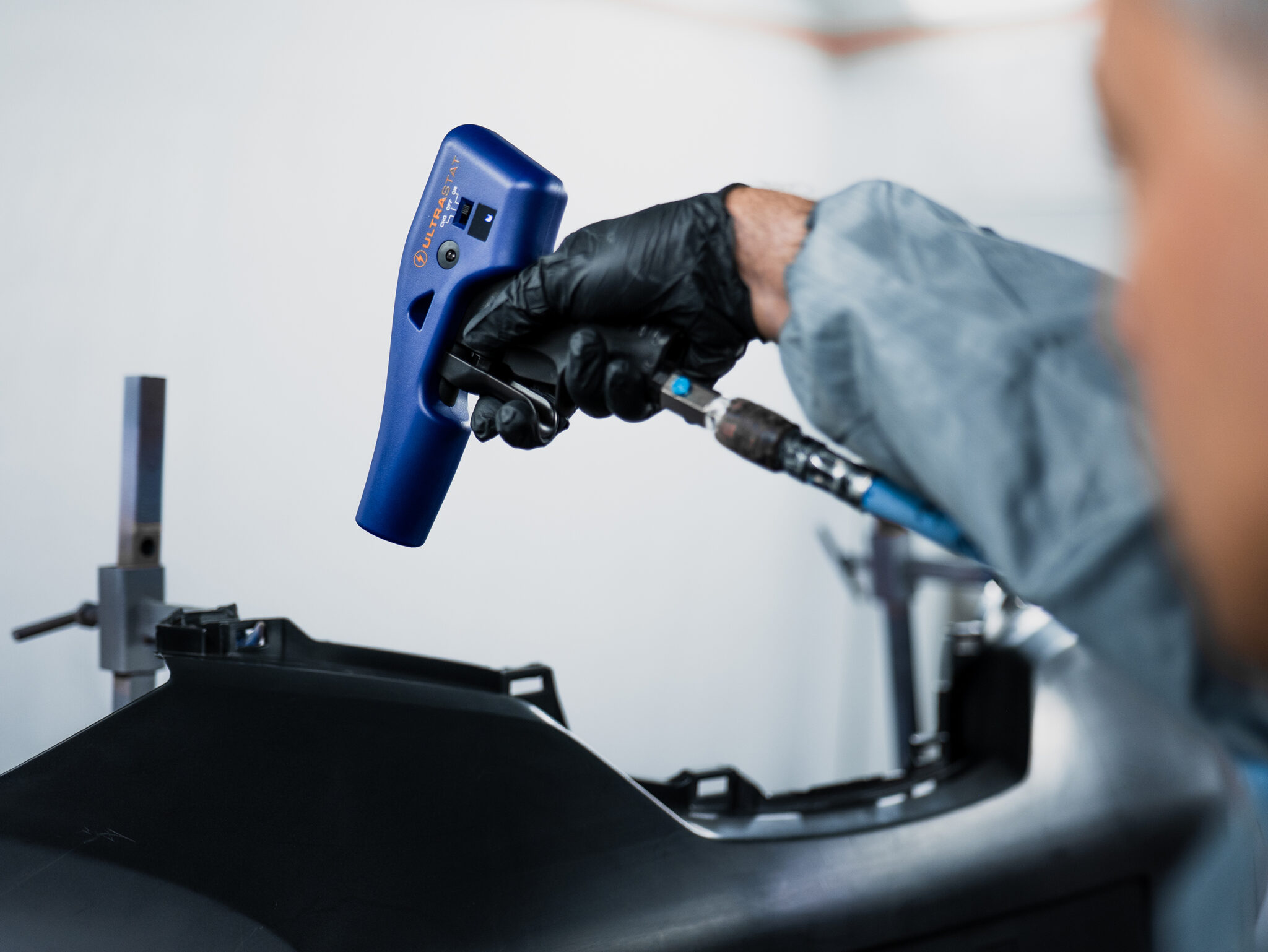 ULTRASTAT Lightweight Anti-Static Gun - Static Control for the Pro